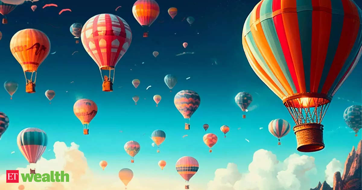 The article highlights the top crypto airdrops of 2024, featuring ...