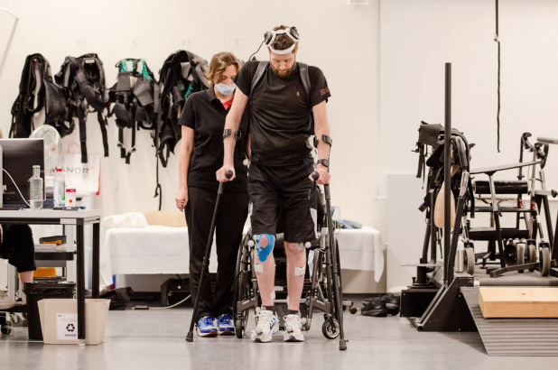 Neurotechnology restores natural gait with device that decodes brain’s ...